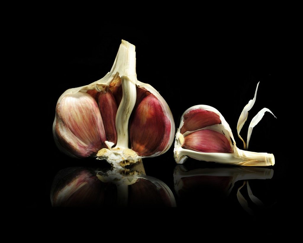 Garlic and Cholesterol: Unveiling the Heart-Healthy Connection - Masala ...